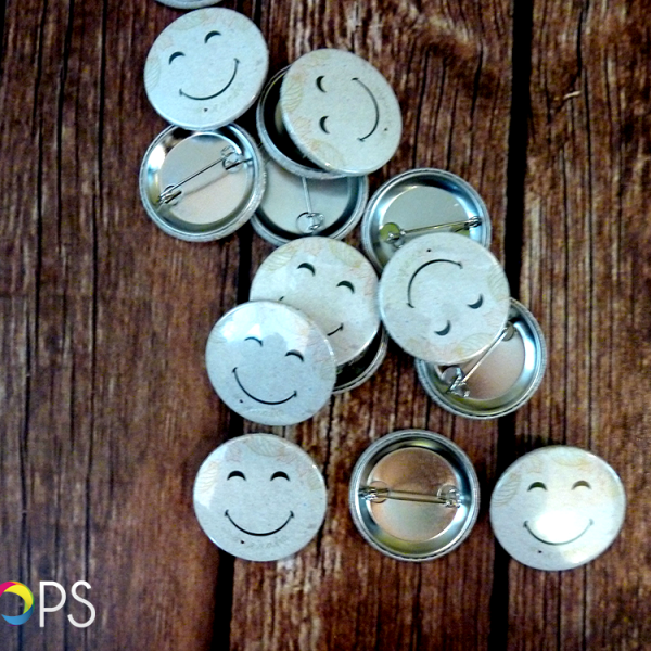 Funny and awesome badges - Advertising agency Crops